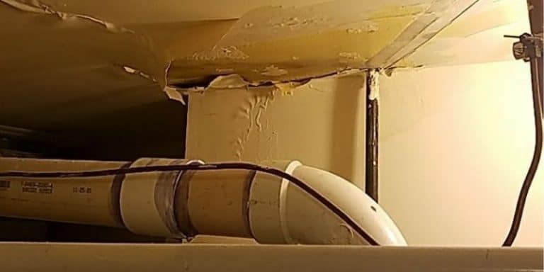 What Does Water Damage in a House Look Like? | ServiceMaster of Lake Shore